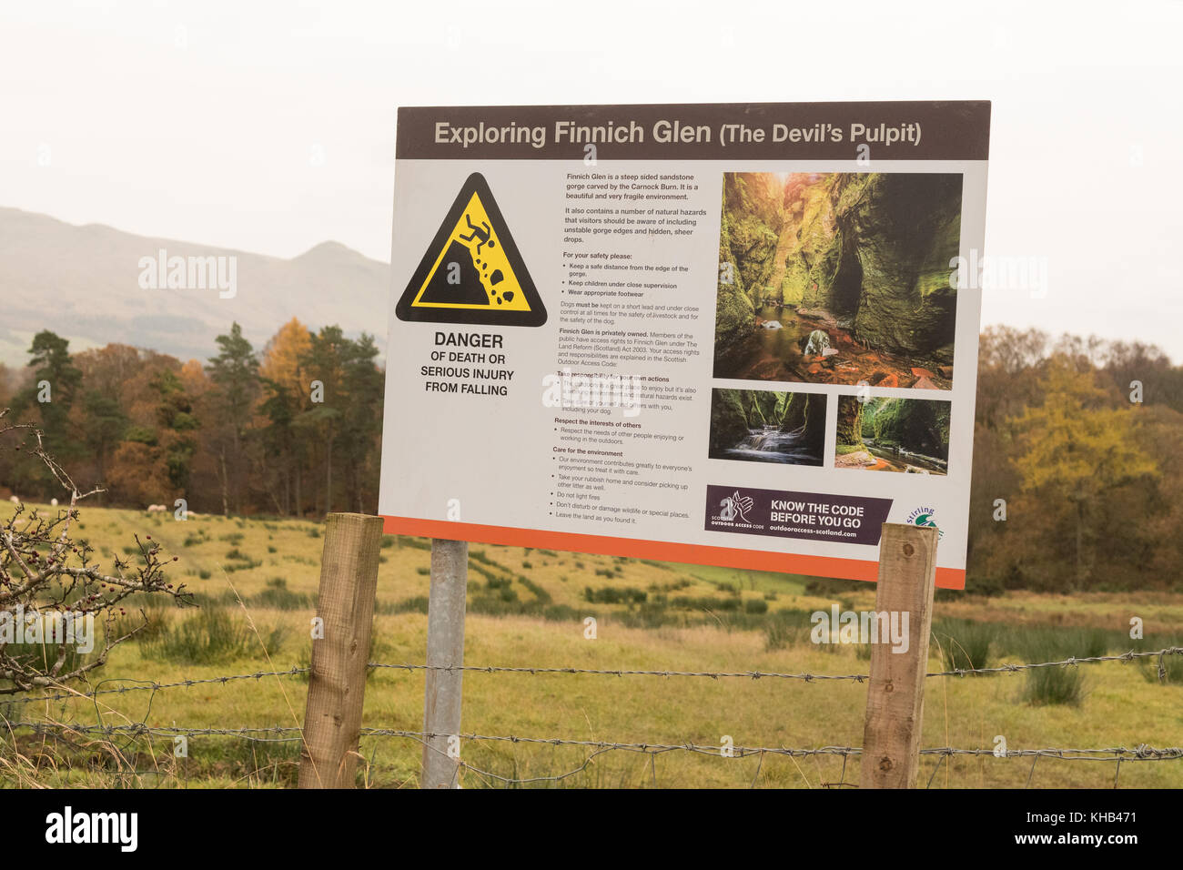 Finnich Glen (The Devil's Pulpit) safety information sign, Killearn ...