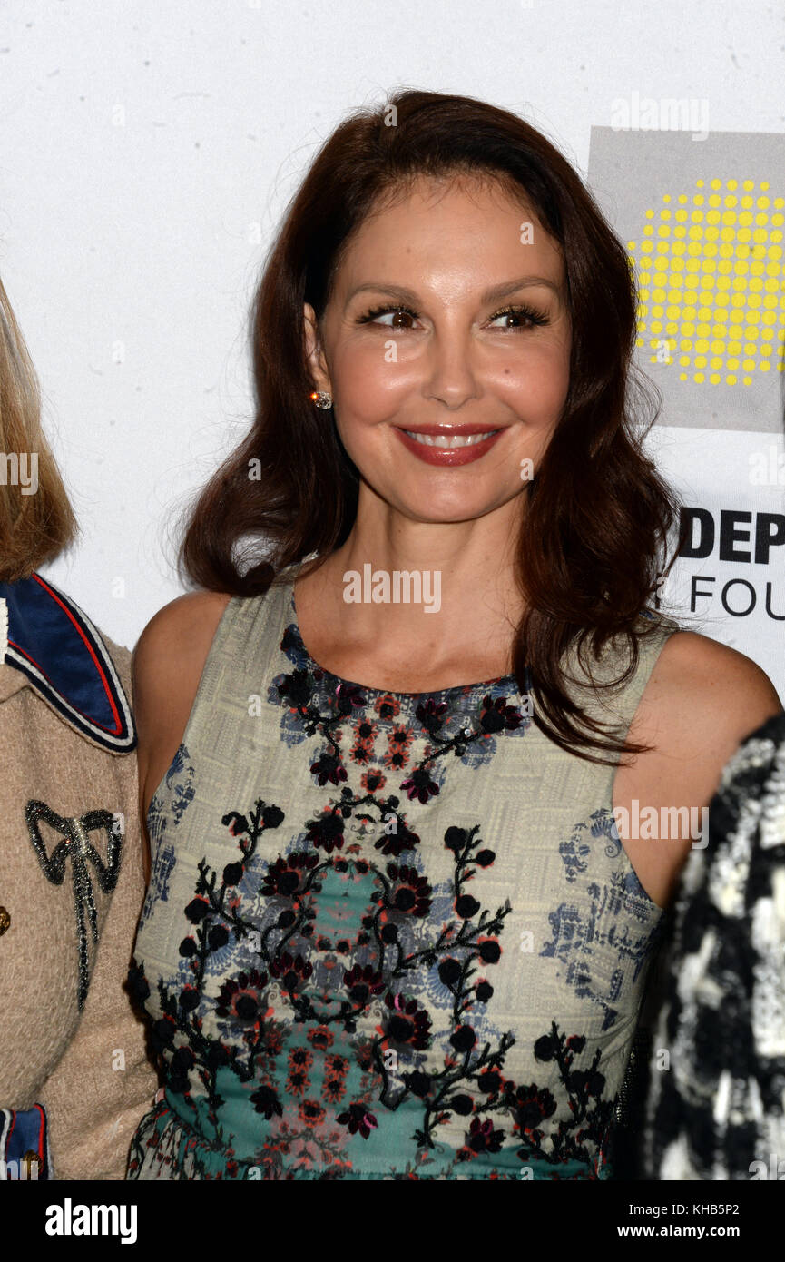 NEW YORK, NY - NOVEMBER 08: Kathy Hilton, Ashley Judd and Audrey Gruss ...