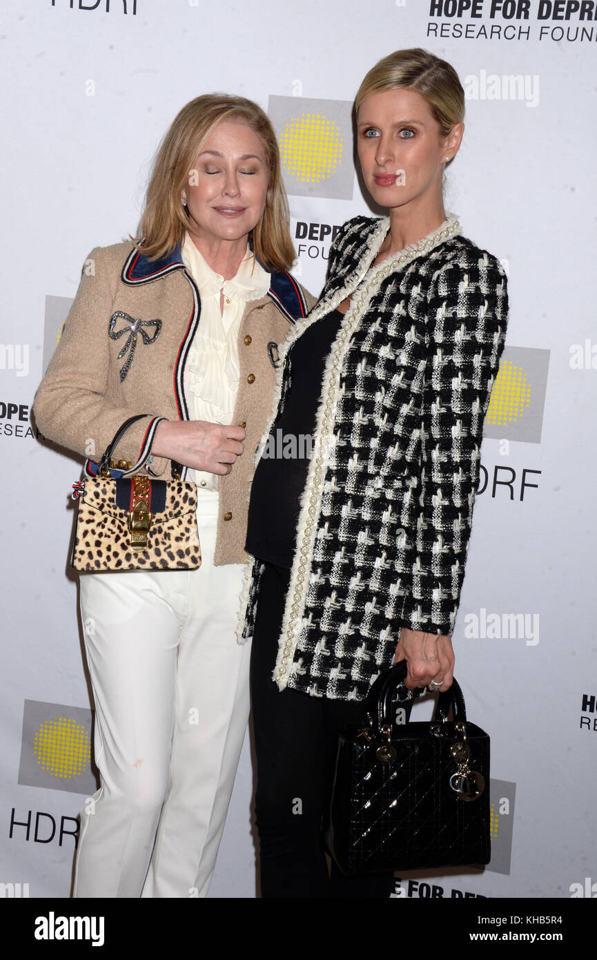 NEW YORK, NY - NOVEMBER 08: Kathy Hilton, Ashley Judd and Audrey Gruss ...