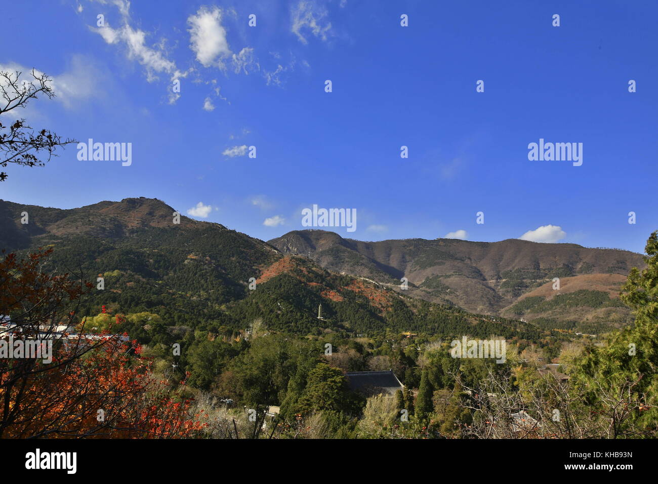 Fragrant hills park beijing autumn hi-res stock photography and images ...