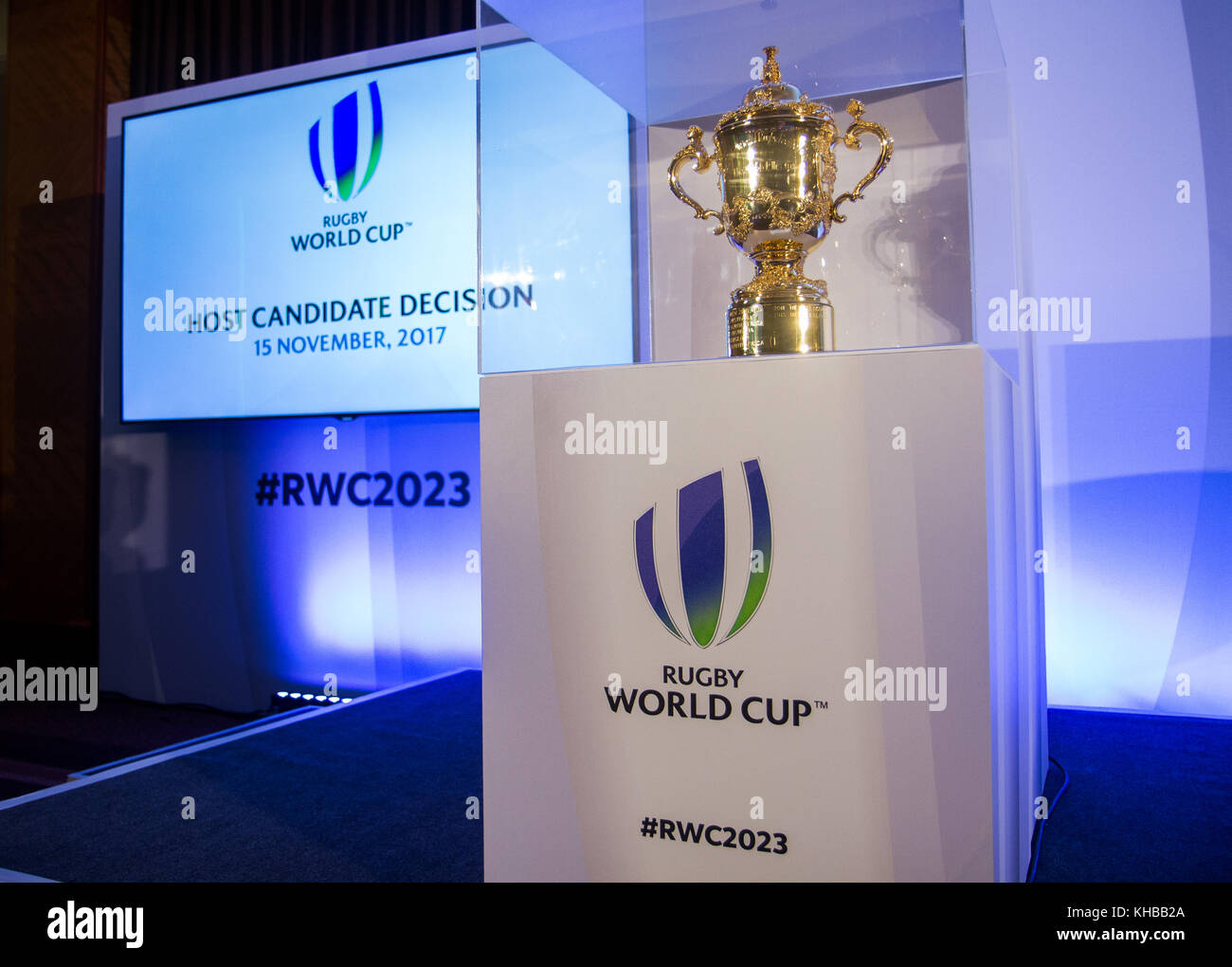 London, UK. 15th November 2017. The Webb Ellis trophy on display as ...