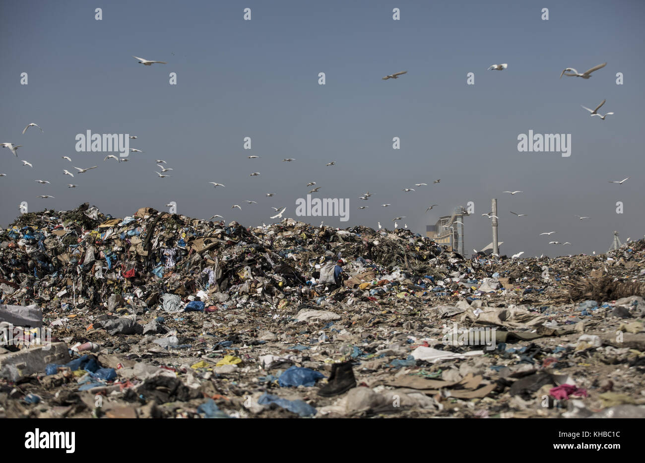 Gaza City, The Gaza Strip, Palestine. 15th Nov, 2017. A Palestinian man ...