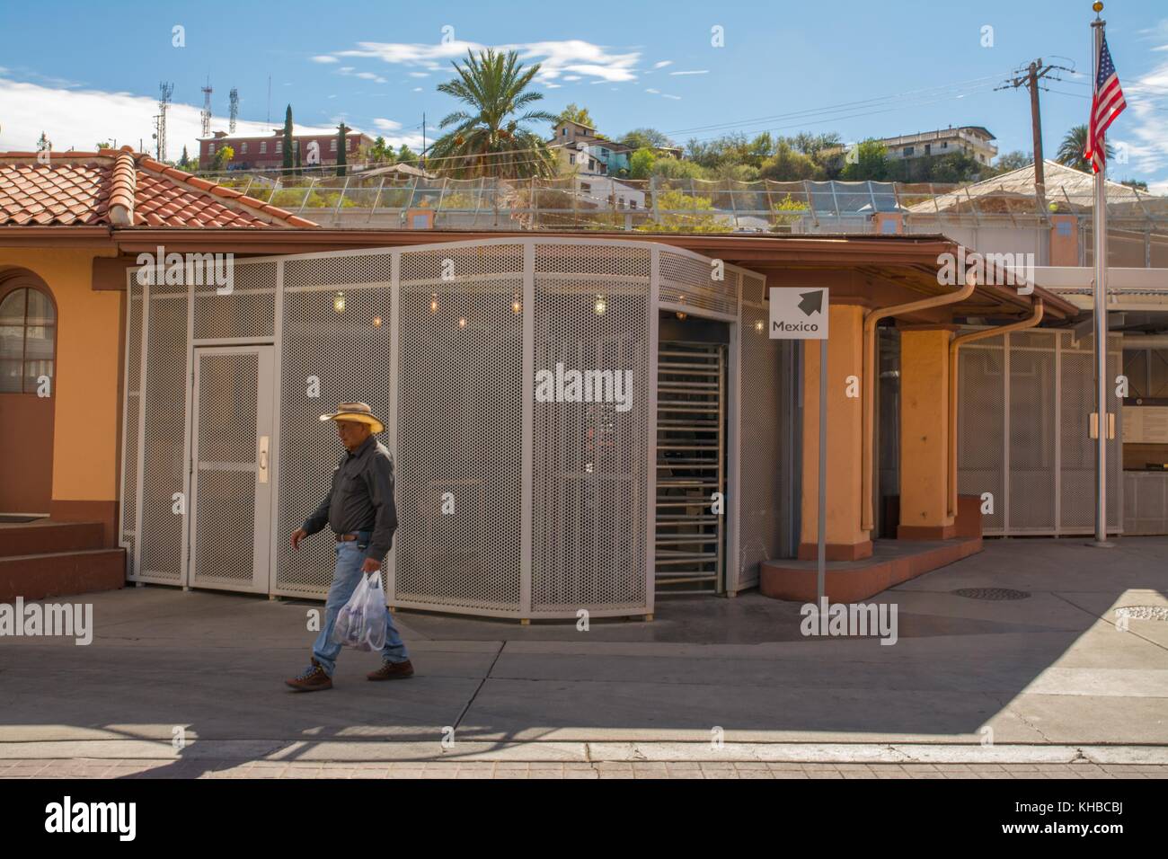 Nogales, Arizona, USA. 14th Nov, 2017. Border Station at the US -Mexico ...