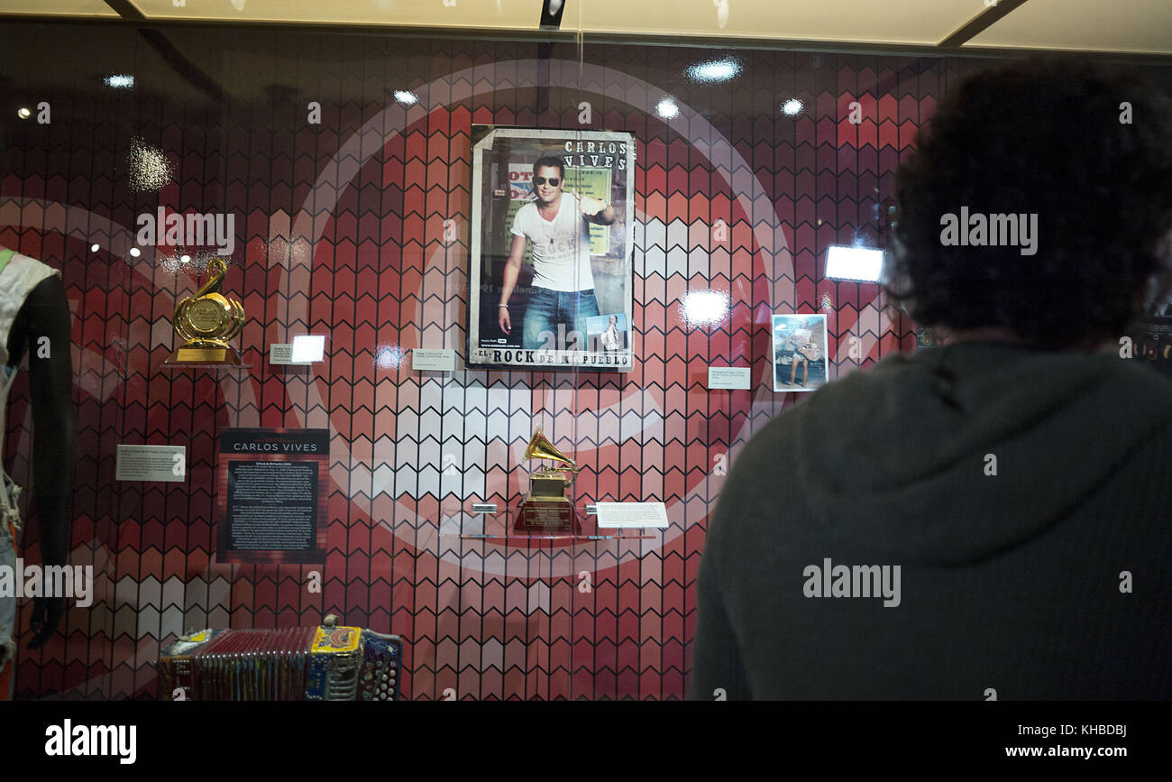Los Angeles, CALIFORNIA, USA. 13th Nov, 2017. Colombian singer Carlos ...