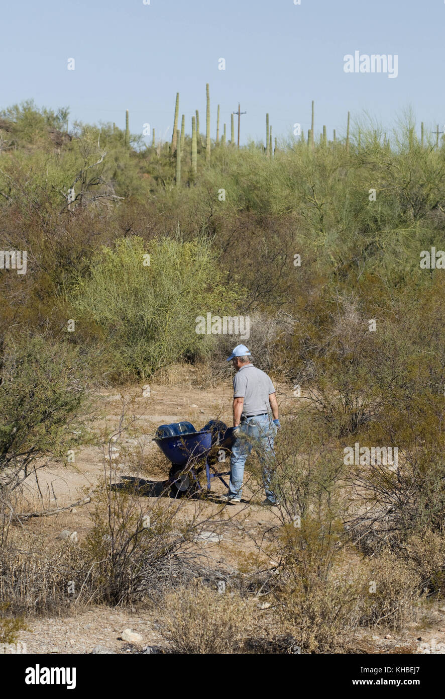 Ajo, Arizona, USA. 16th Oct, 2010. Humane Borders volunteers Lawn ...