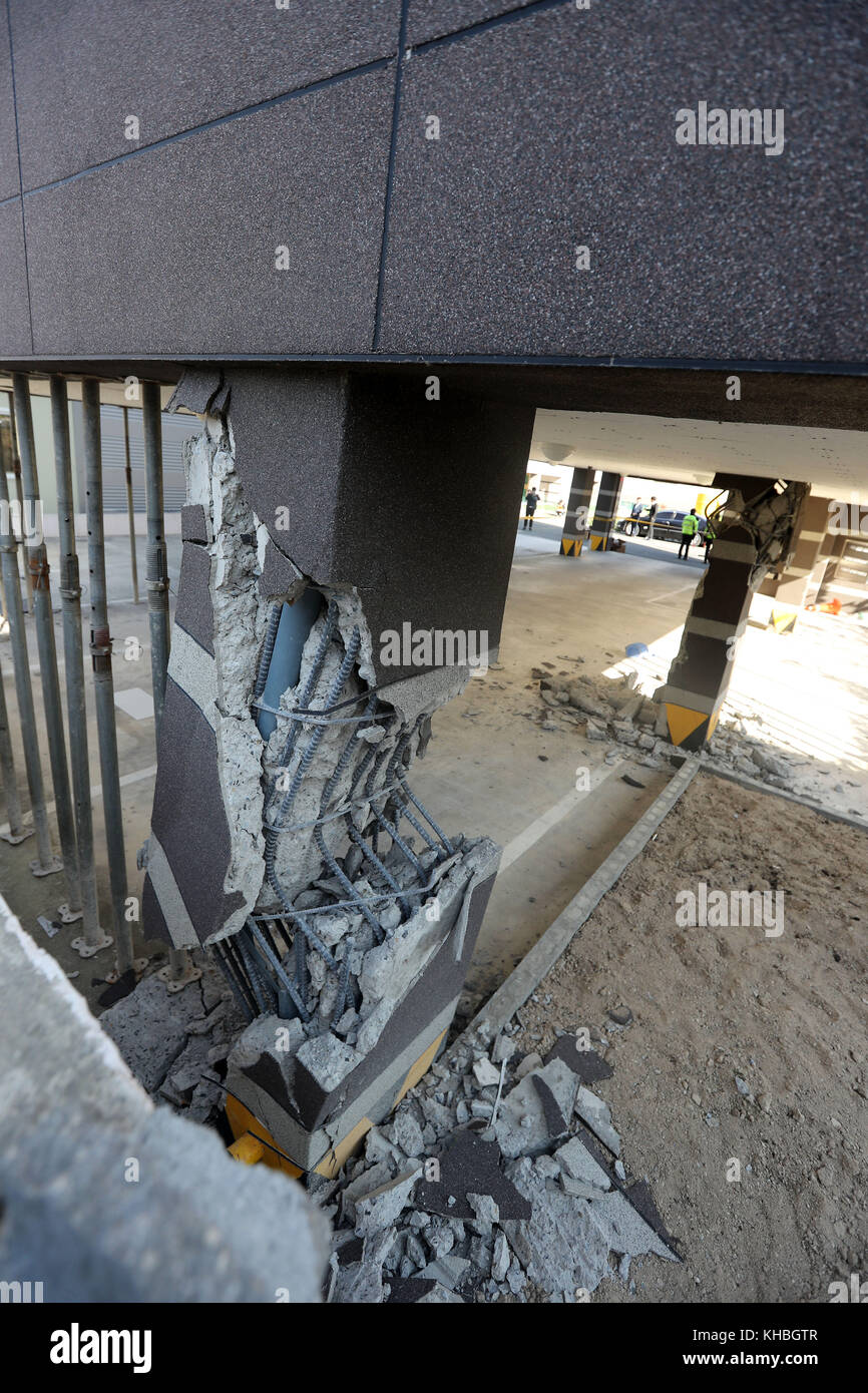 16th Nov, 2017. Quake-stricken building An aboveground support pillar ...
