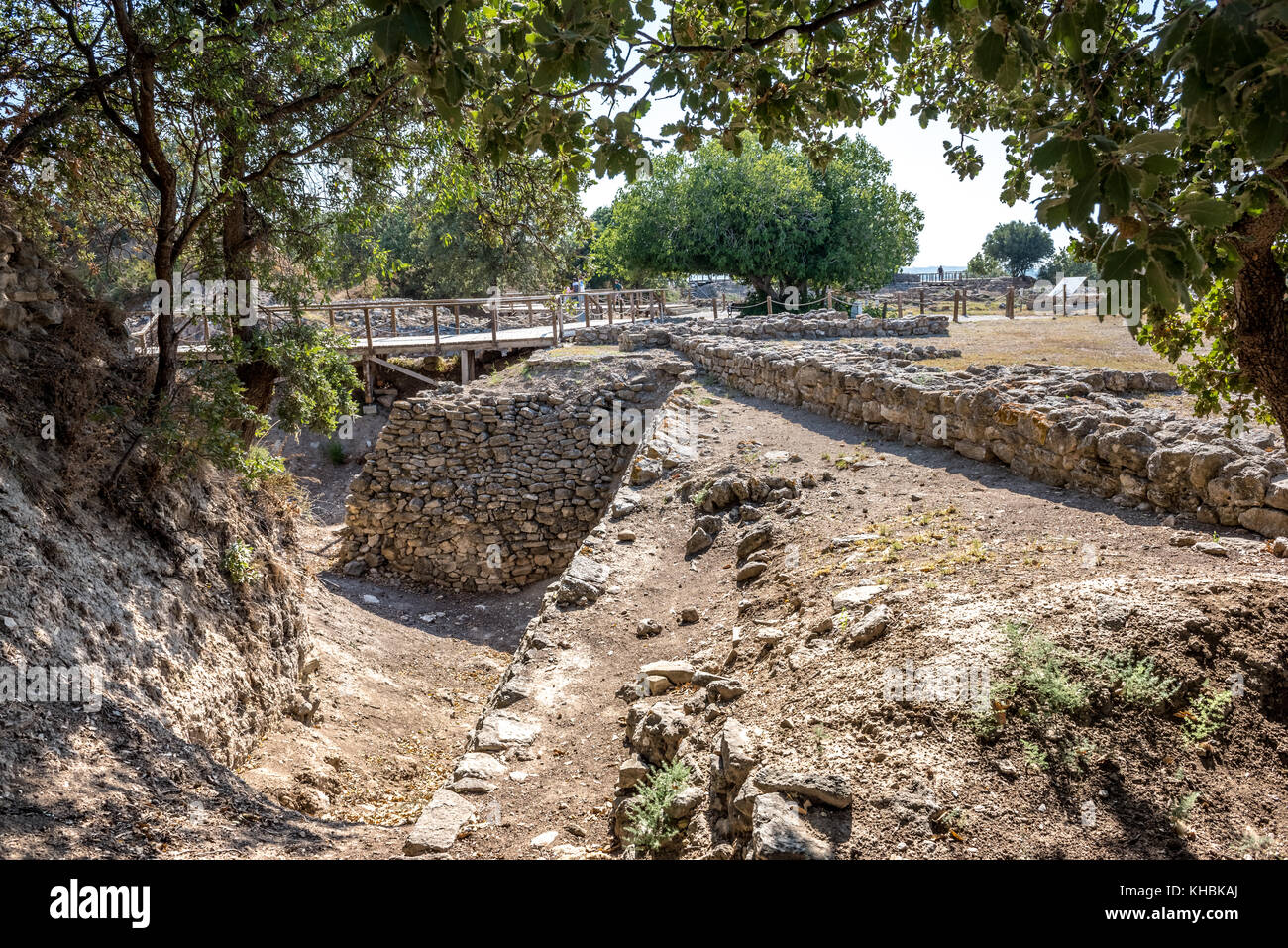 Ruins of ancient legendary city of Troy in Canakkale, Turkey Stock ...