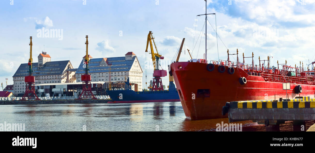 harbour crane, port crane, marine loading and unloading logistics ...