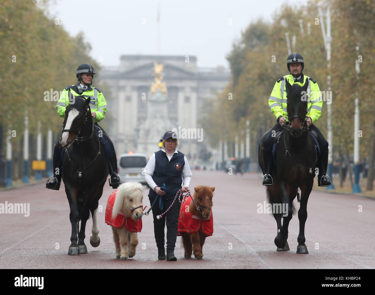 Metropolitan Police officers Constable Clare Rees (left) and Inspector ...