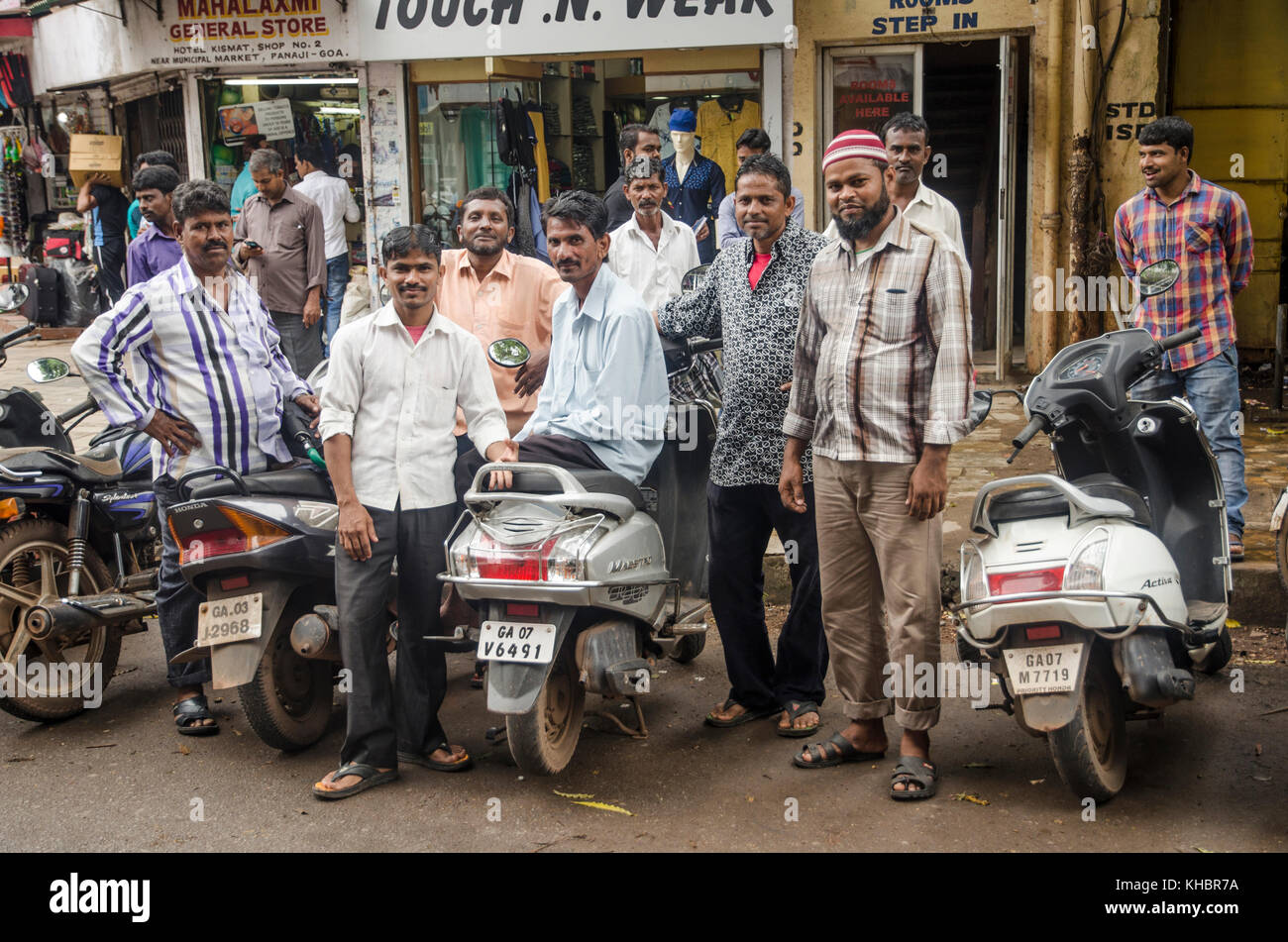 Street scene goa india hi-res stock photography and images - Alamy