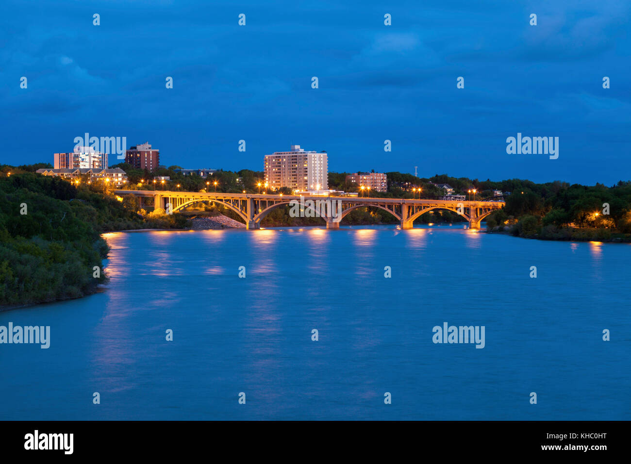 Bridge in Saskatoon at evening. Saskatoon, Saskatchewan, Canada Stock ...