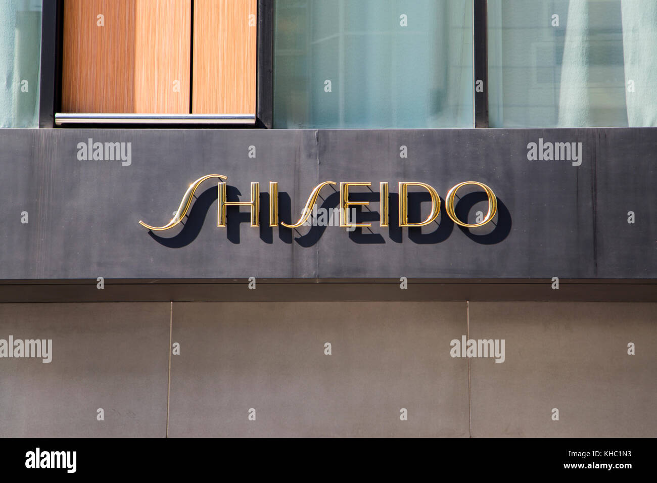 Shiseido hi-res stock photography and images - Alamy