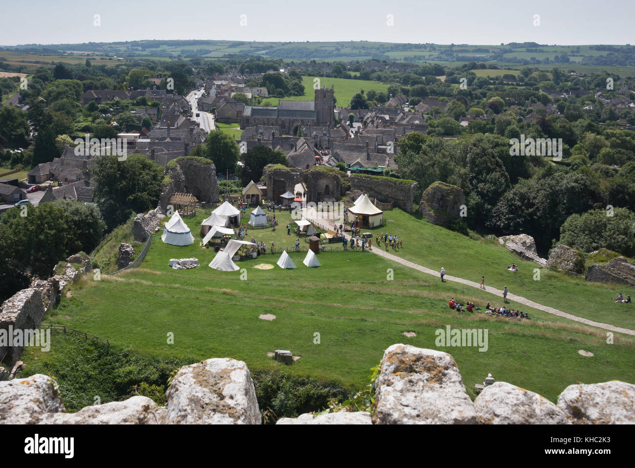 Tents at castle walls hi-res stock photography and images - Alamy