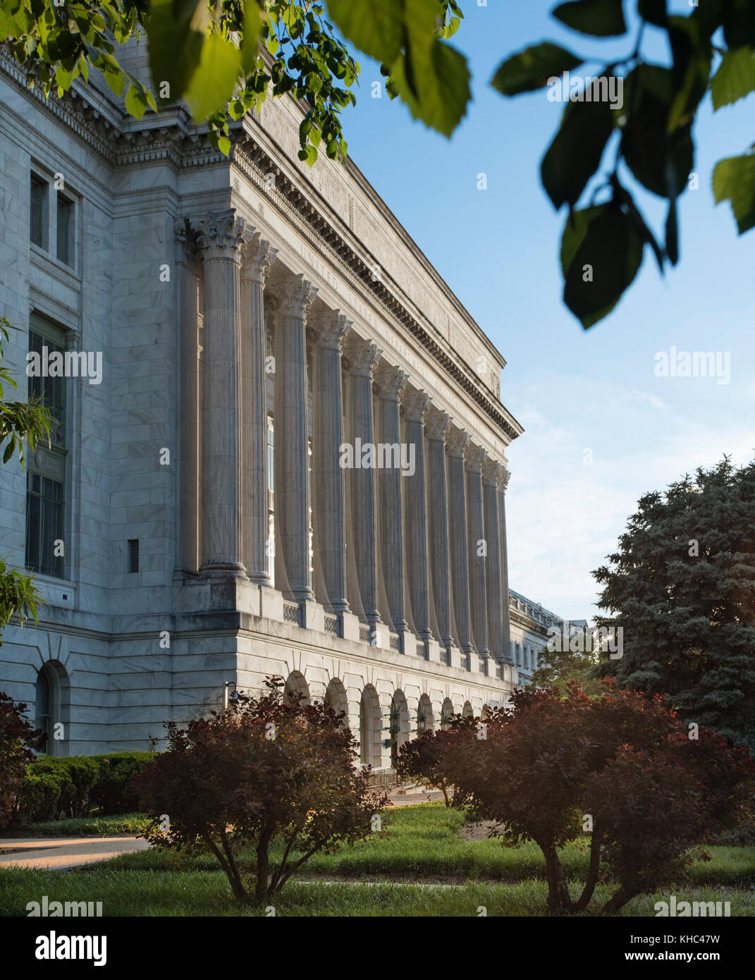 Jamie l whitten federal building hi-res stock photography and images ...