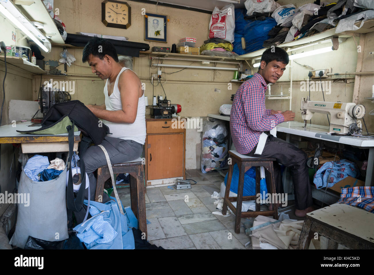 Sewing machine tailors shop in hi-res stock photography and images - Alamy