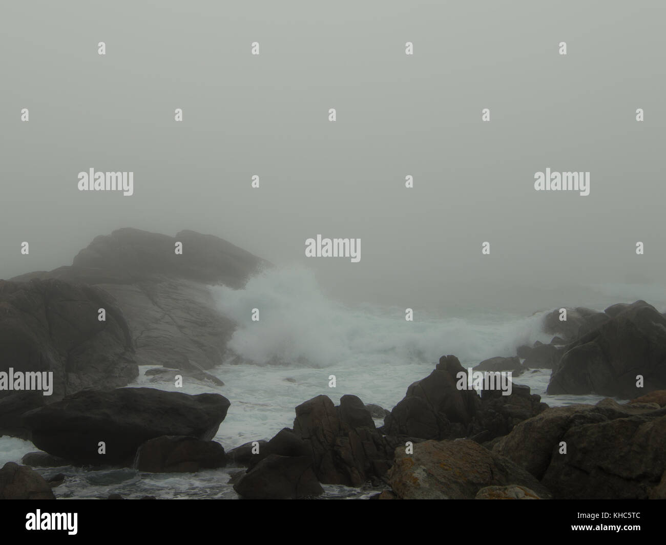 Fog rocks splash hi-res stock photography and images - Alamy