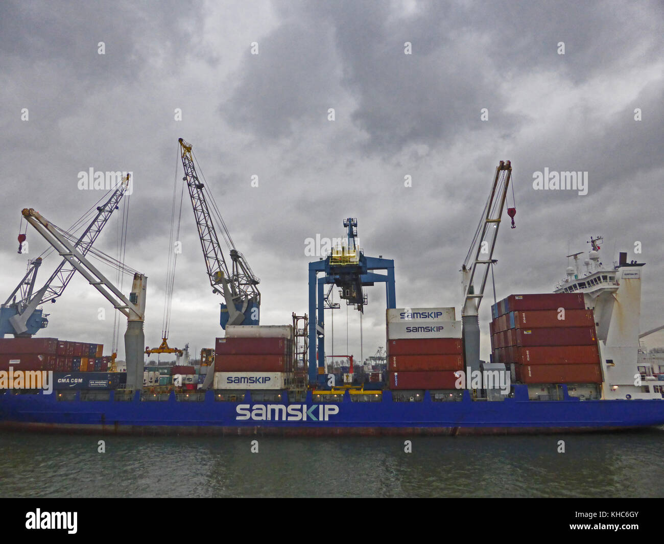 Cargo ship in Rotterdam harbour *** Local Caption *** netherlands ...