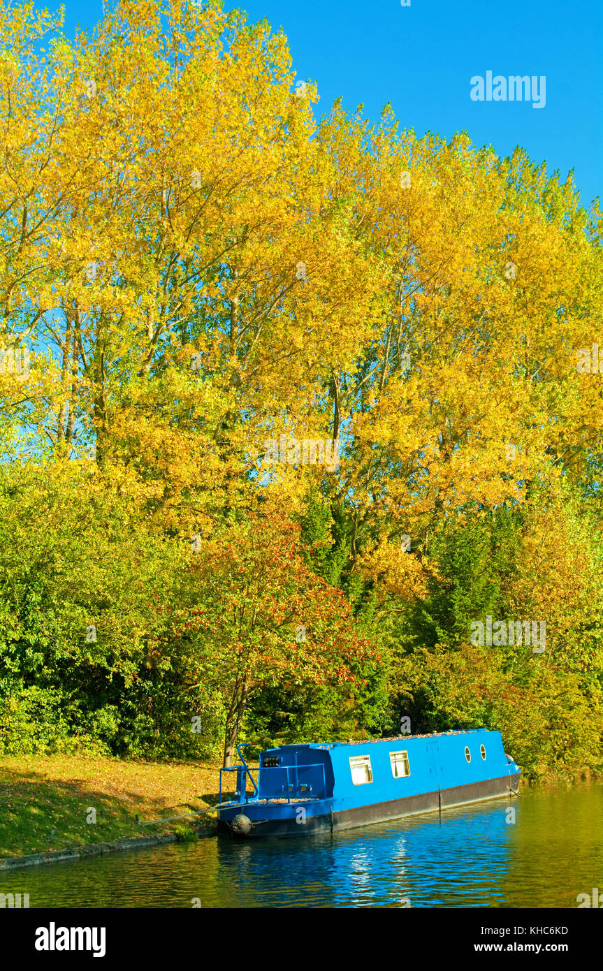 Bulbourne, Hertfordshire, Grand Union Canal, Narrow Boat and Autumn ...