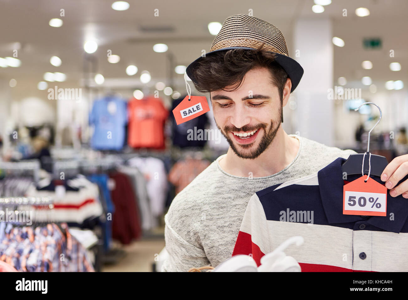 Discount center hi-res stock photography and images - Alamy