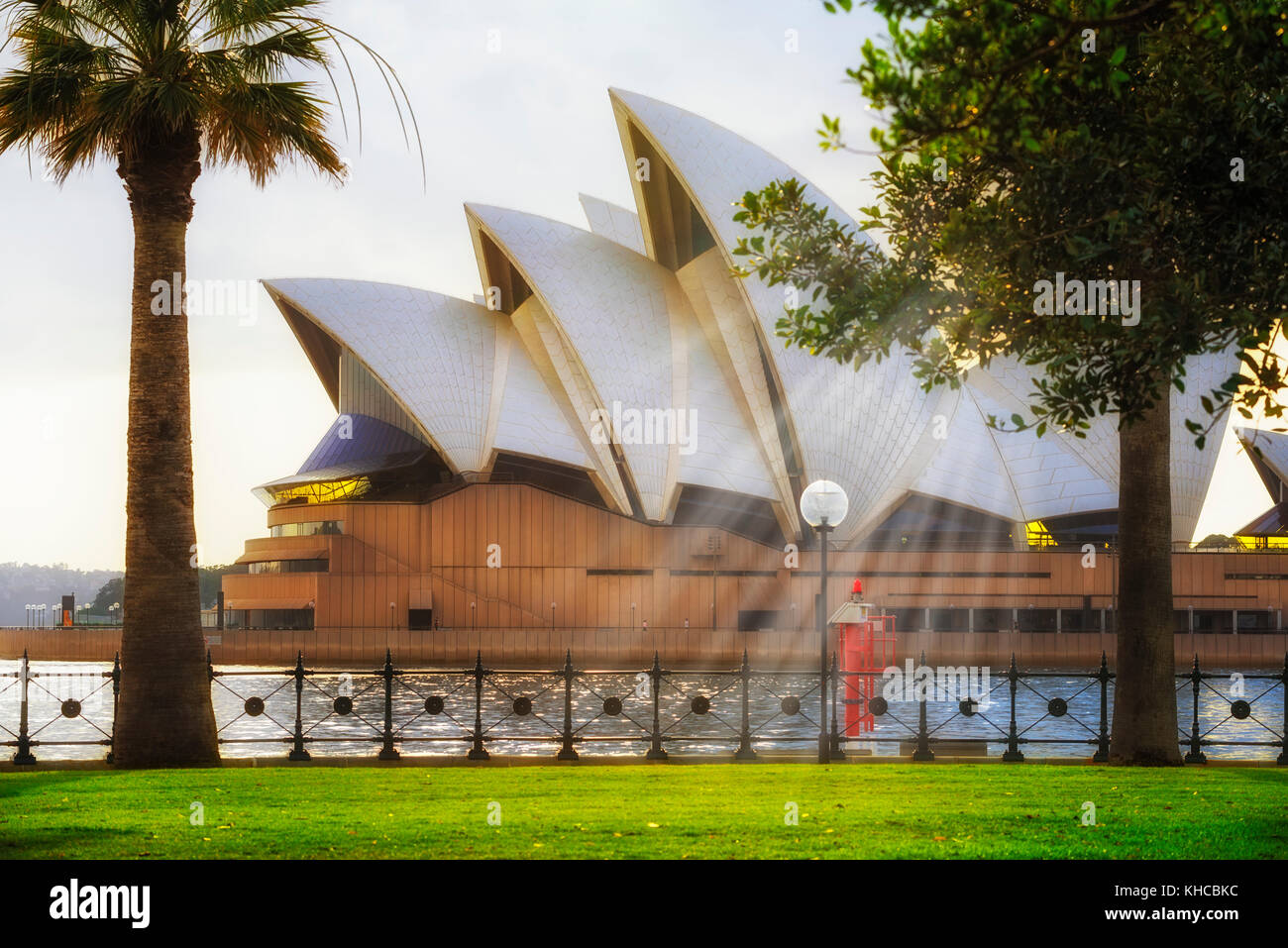 Sydney opera house sunrise hi-res stock photography and images - Alamy