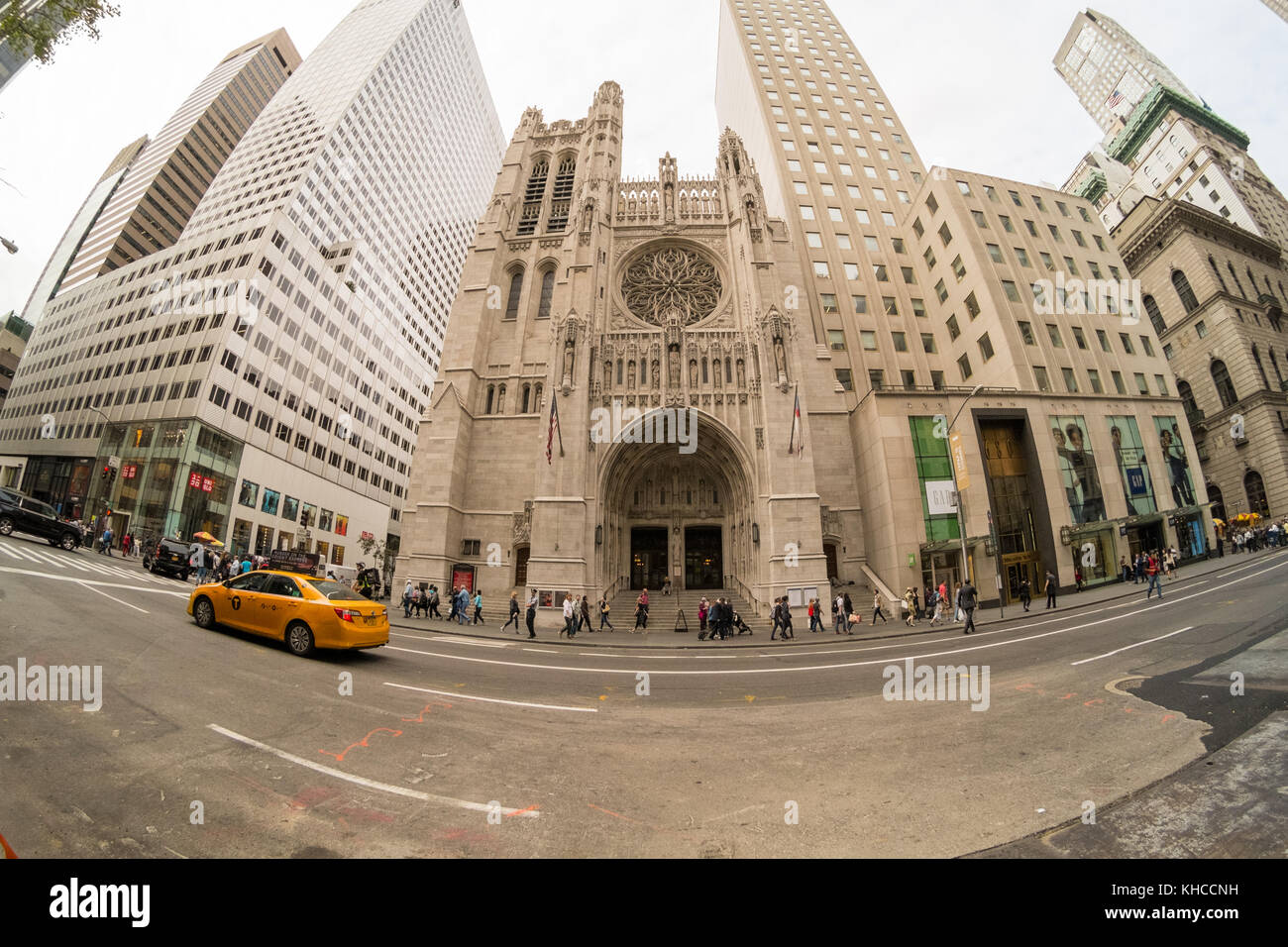 St Thomas Church of Fifth Avenue and 53rd Street, Manhattan, New York ...