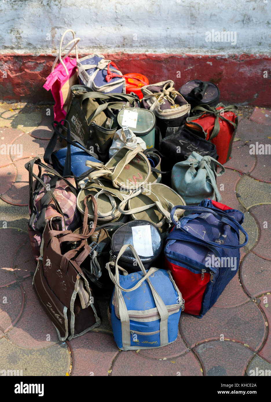 Dabbawala hi-res stock photography and images - Alamy