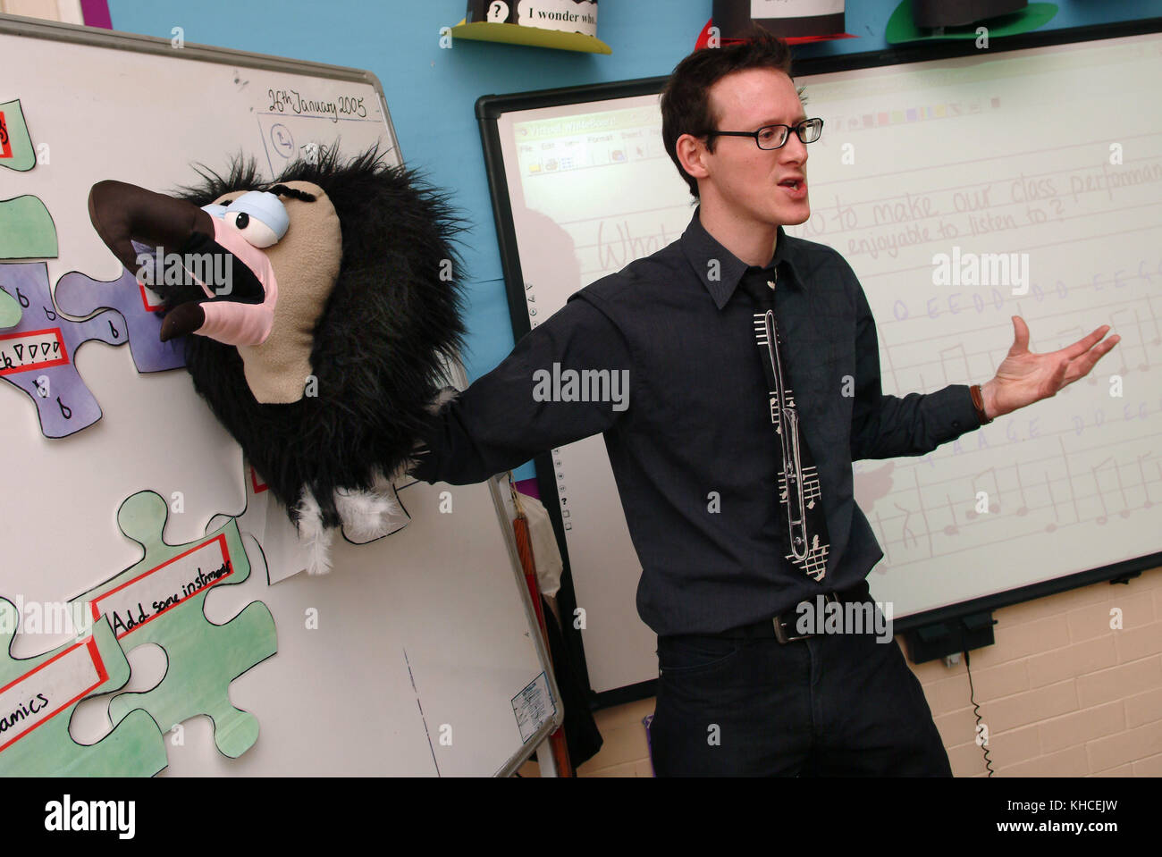Teacher David Millington uses puppets, Gerald the Giraffe and Vinny the ...