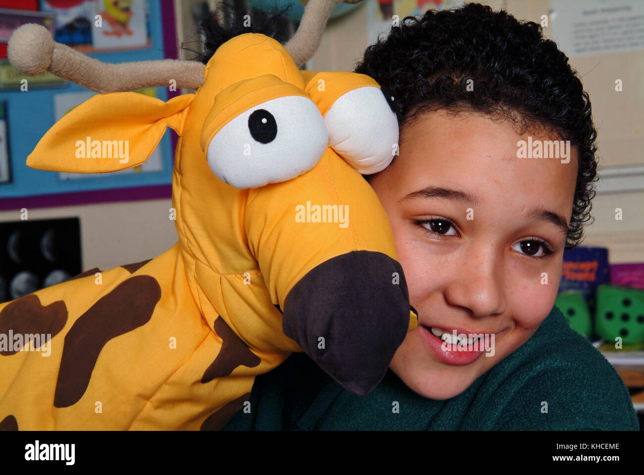 Teacher David Millington uses puppets, Gerald the Giraffe and Vinny the ...