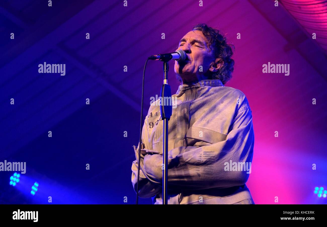 The tubes fee waybill hi-res stock photography and images - Alamy