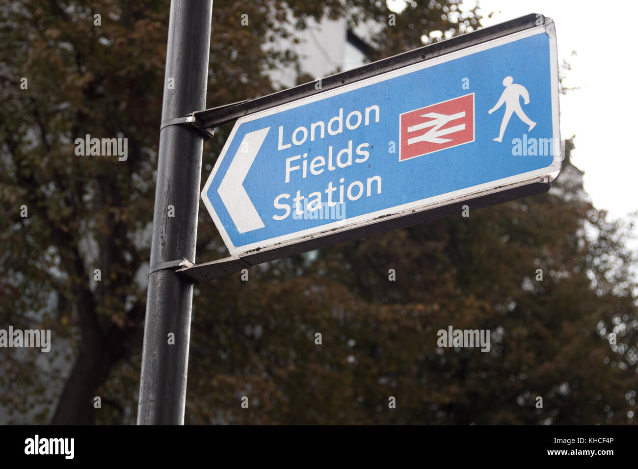 Train station direction arrow sign hi-res stock photography and images ...