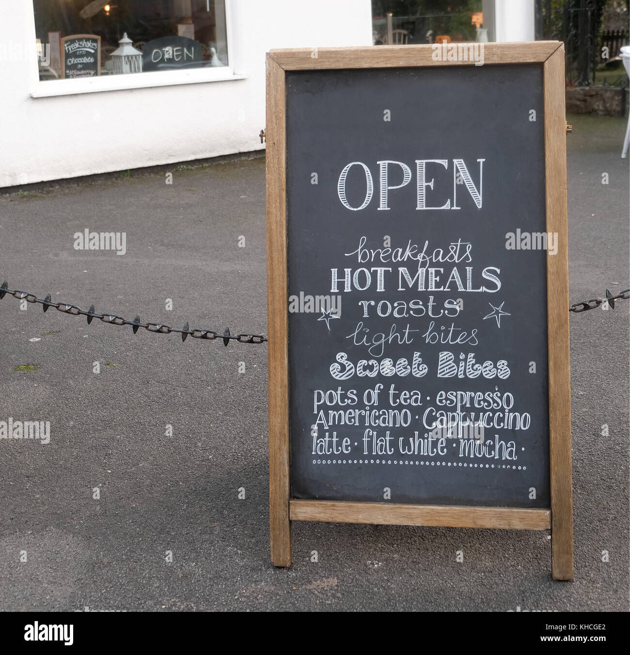 Cafe open sign signs hi-res stock photography and images - Alamy