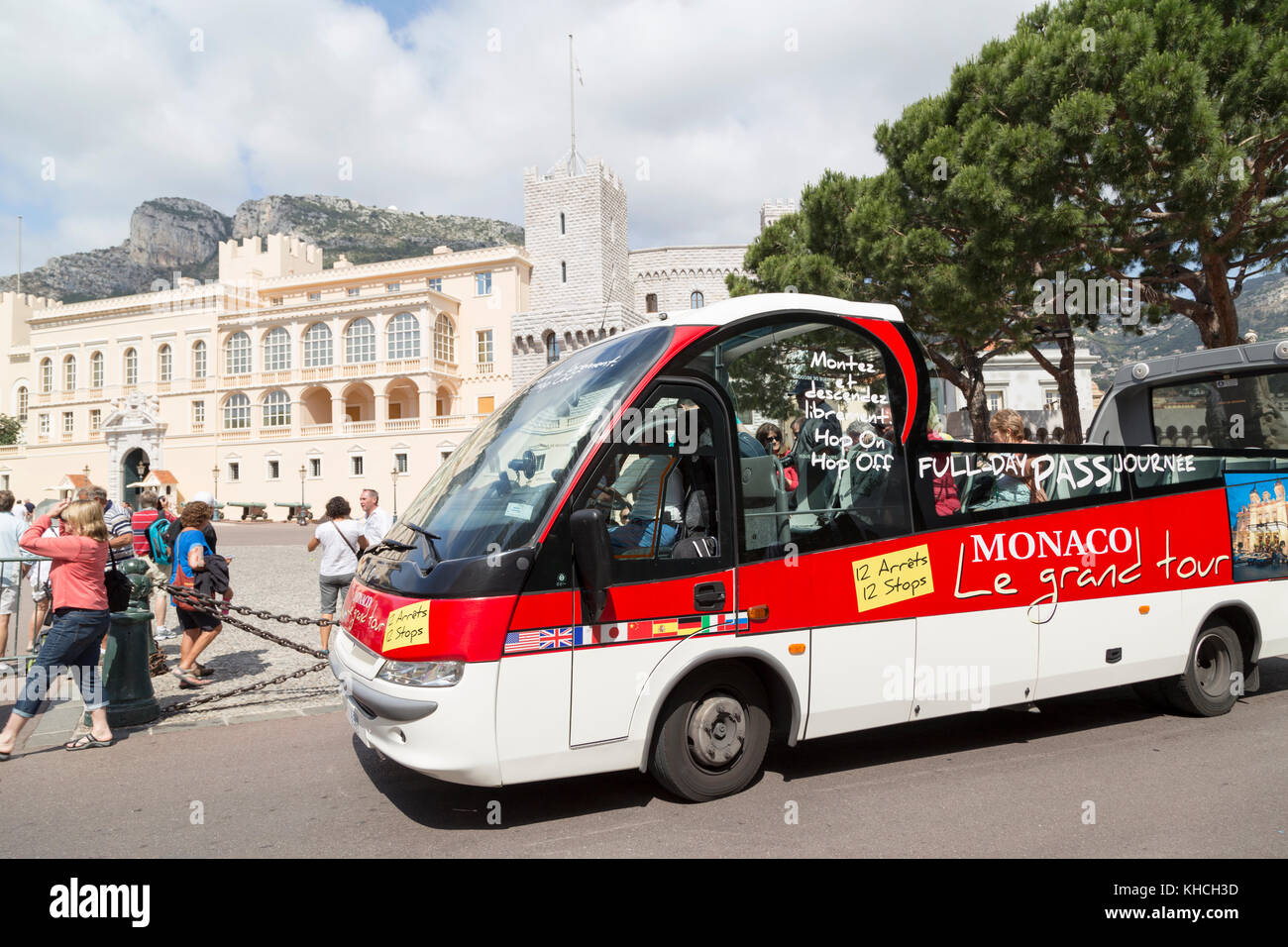 Monaco, tour bus outside the Prince's Palace Stock Photo - Alamy