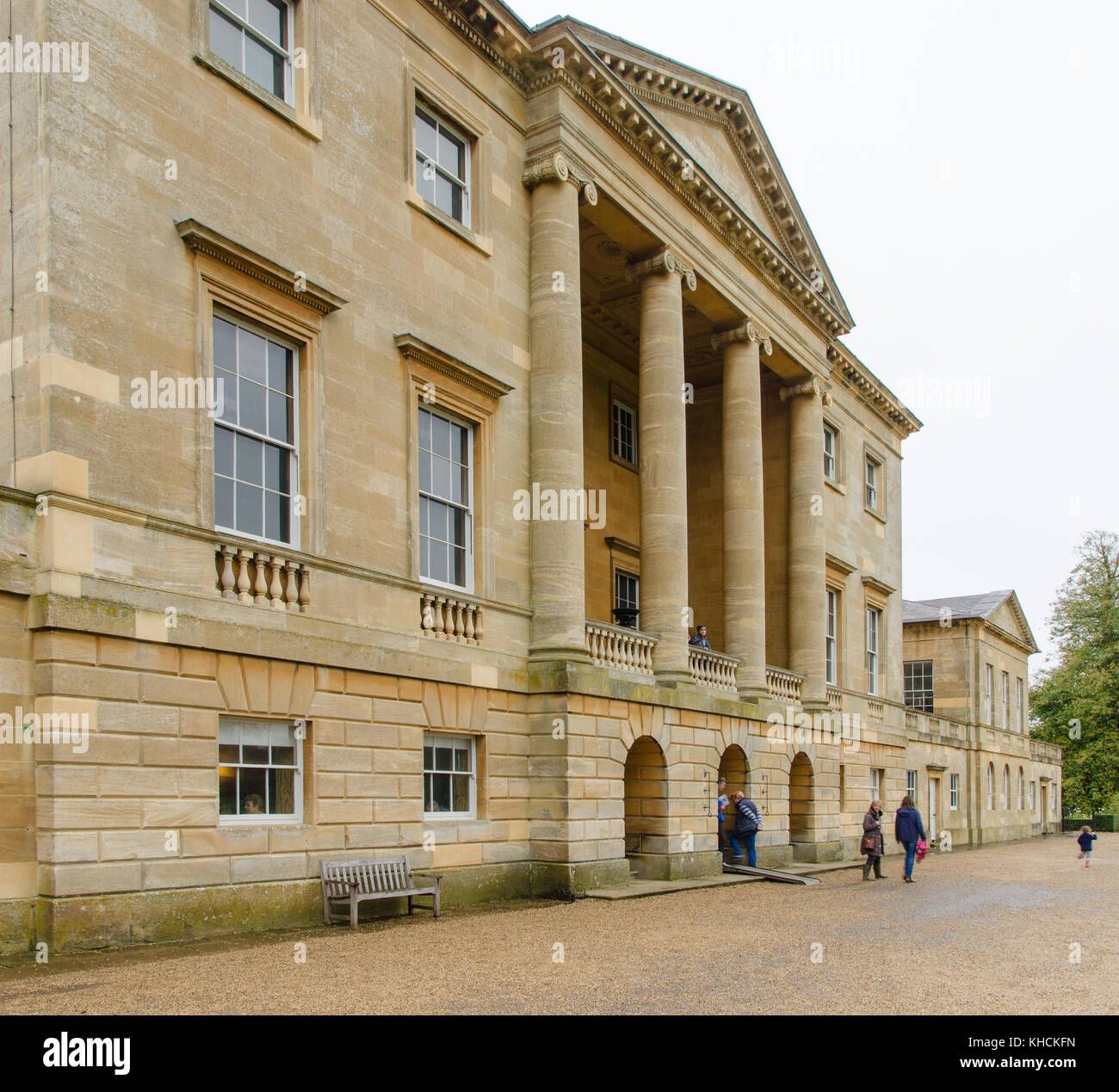 Stately home steps hi-res stock photography and images - Alamy