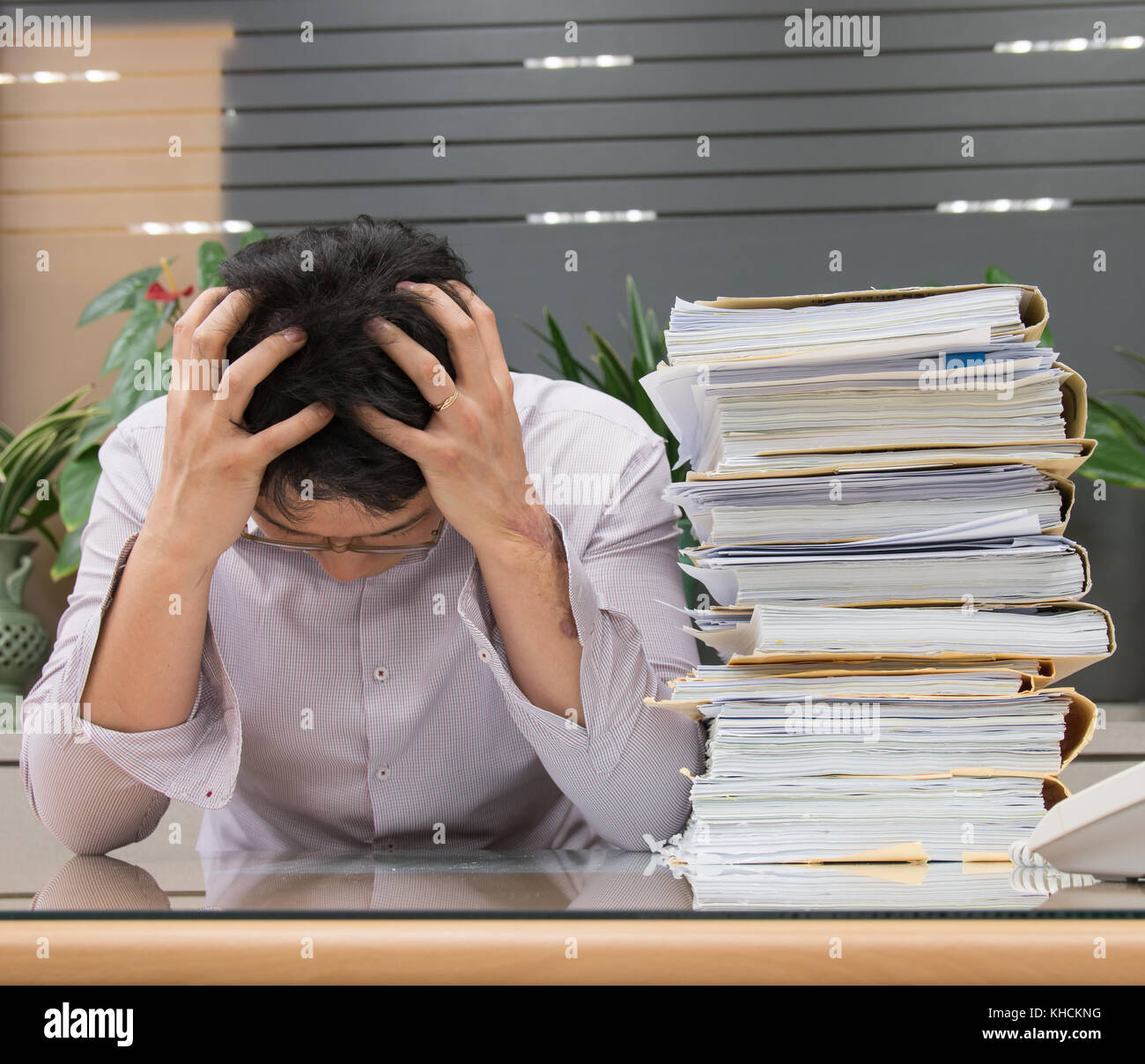 Frustrated frustration guy hand head hi-res stock photography and ...