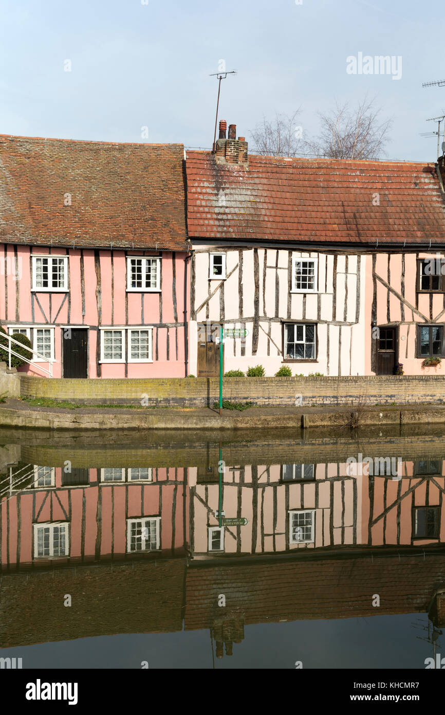 UK, Colchester, half-timbered cottages by the river Colne Stock Photo ...