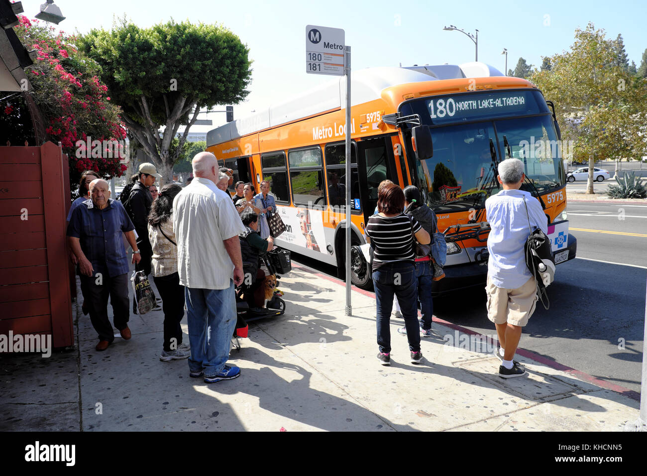 Passengers Boarding Bus Stock Photos & Passengers Boarding Bus Stock ...