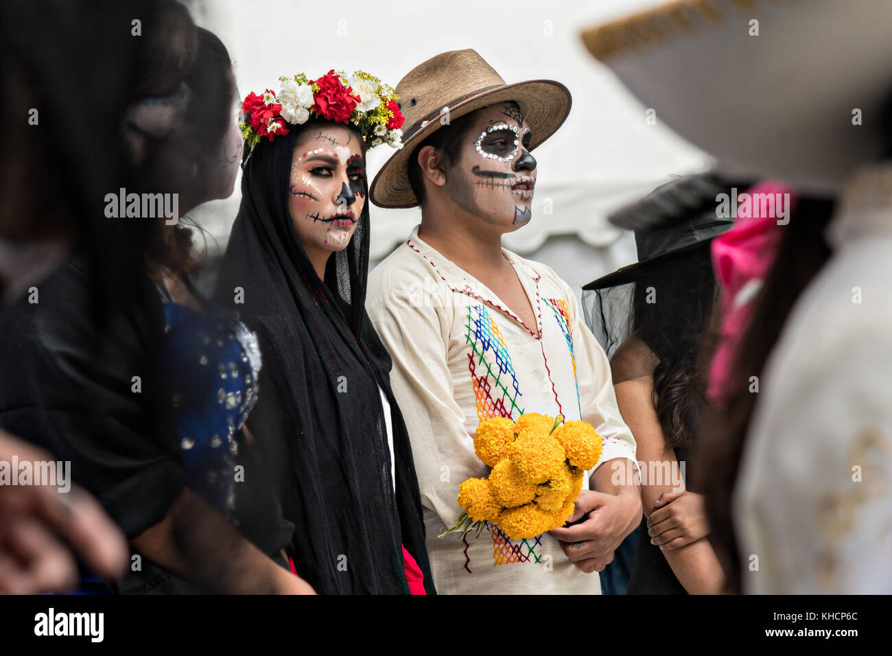 High School students compete in a Catrina Day of the Dead costume ...
