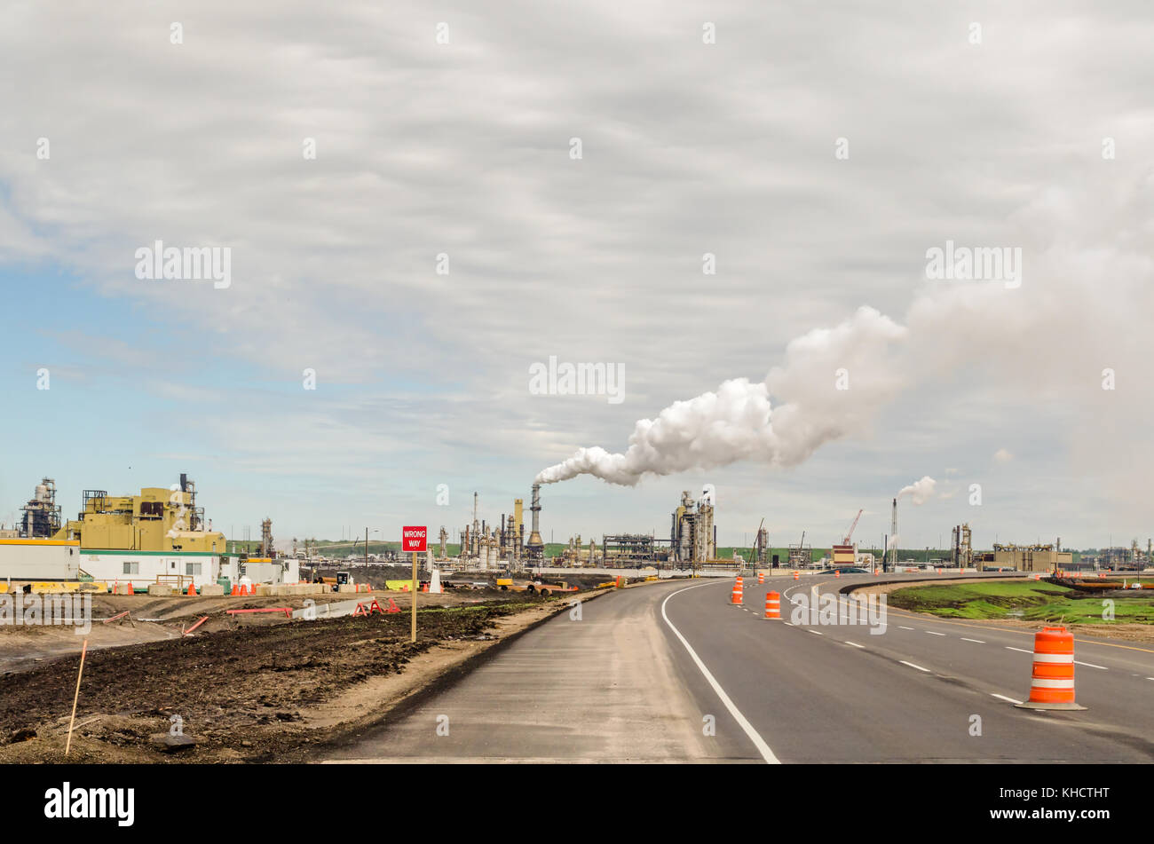 Worlds largest oil refinery hi-res stock photography and images - Alamy