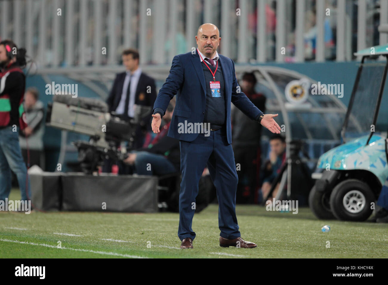 Saint Petersburg, Russia. 14th Nov, 2017. head coach Stanislav ...