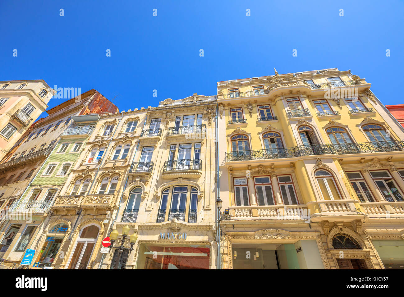 Details medieval building windows hi-res stock photography and images ...