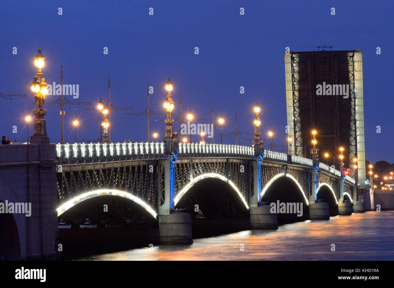 Ship navigation lights at night hi-res stock photography and images - Alamy