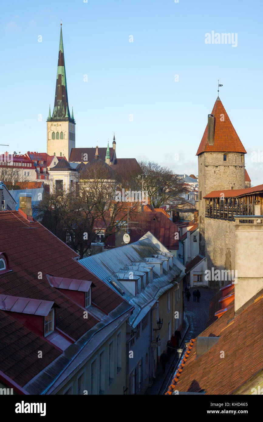 Medieval wall and tower in old Tallinn city Stock Photo - Alamy
