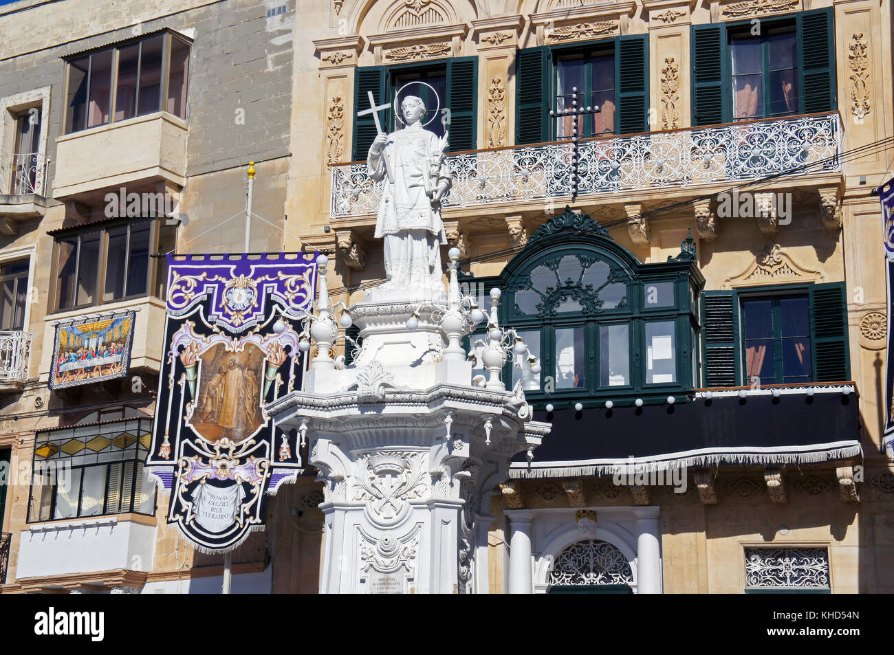 Statue os Saint Laurent on main square in Birgu (Vittoriosa) - Three ...