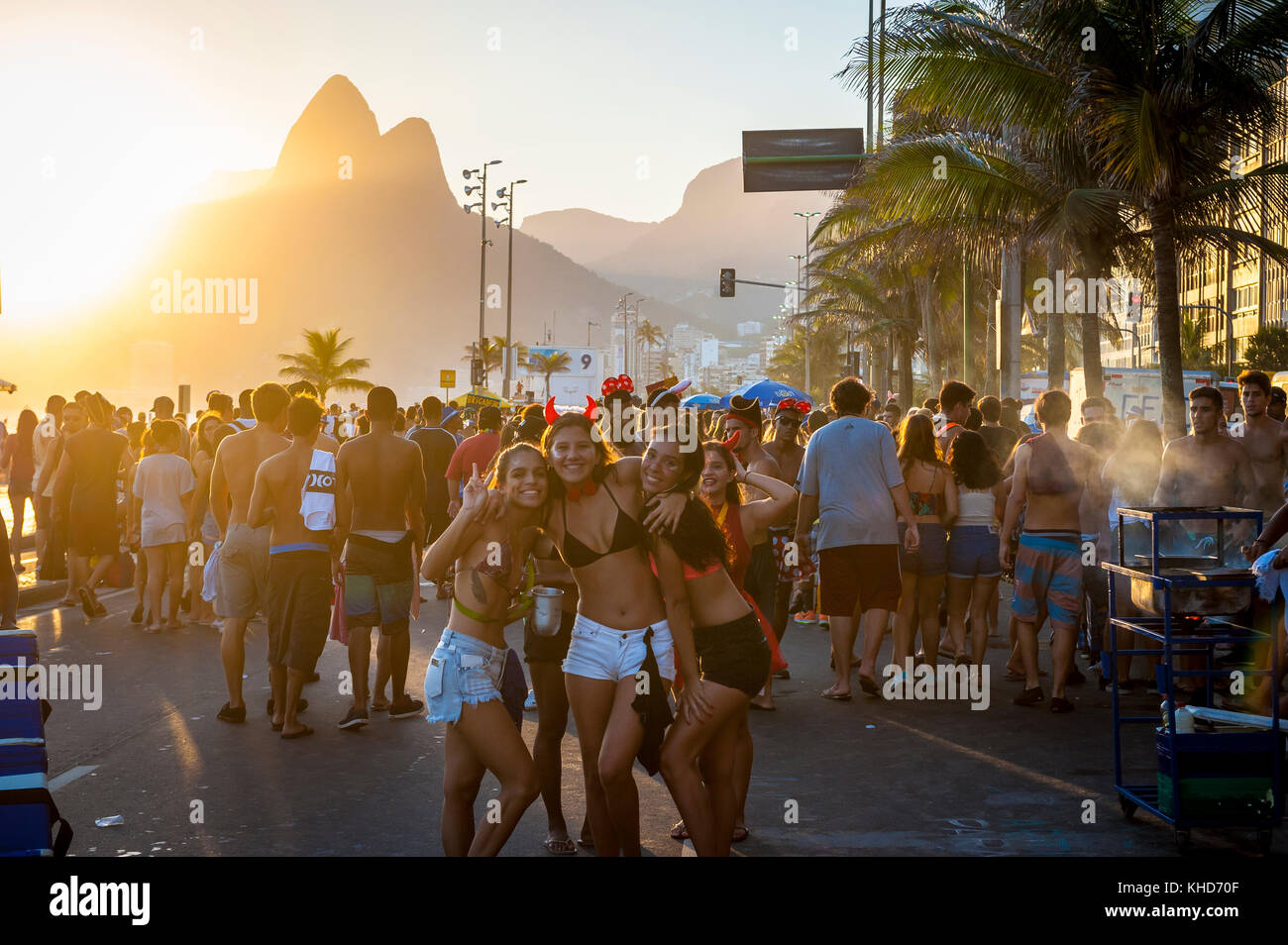 RIO DE JANEIRO - FEBRUARY 11, 2017: Young Brazilian friends celebrate ...