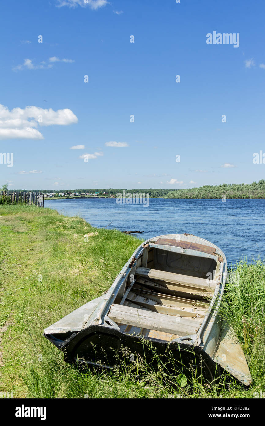 Shore river hi-res stock photography and images - Alamy
