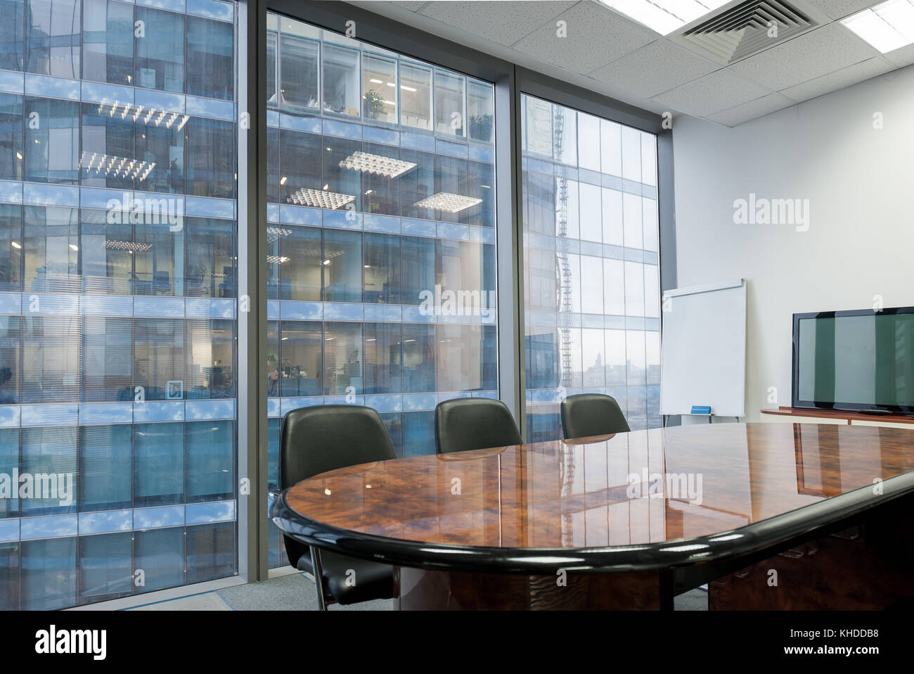 Modern meeting room in the office Stock Photo - Alamy