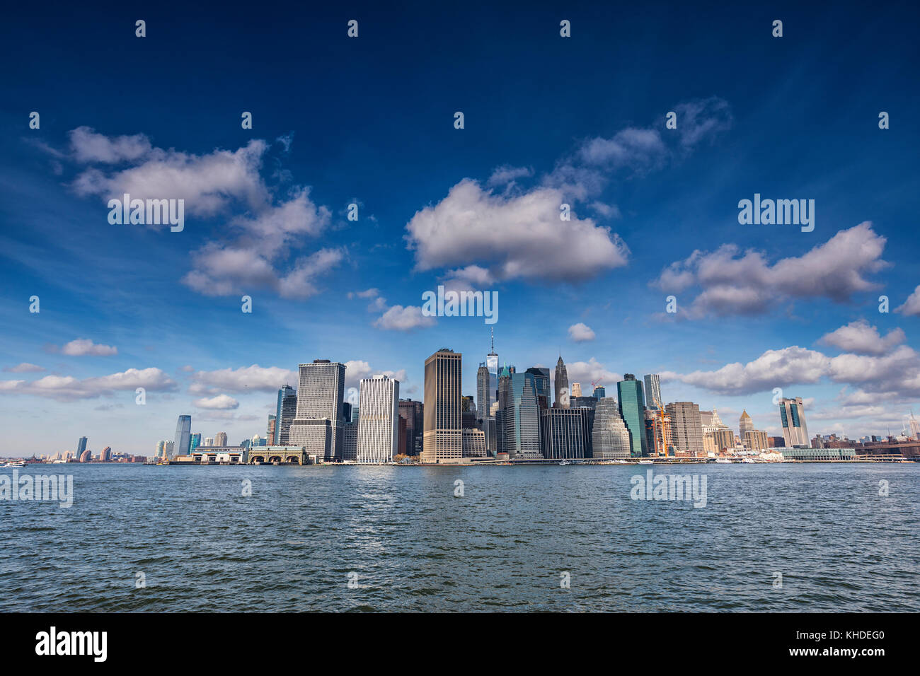 New york skyline day blue sky hi-res stock photography and images - Alamy
