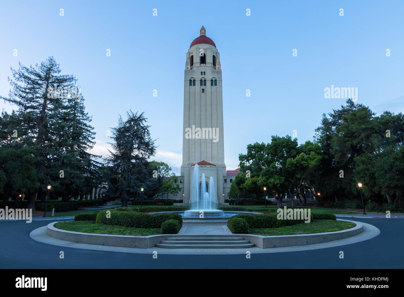 The Hoover Tower at Stanford University at dawn, Palo Alto, California ...