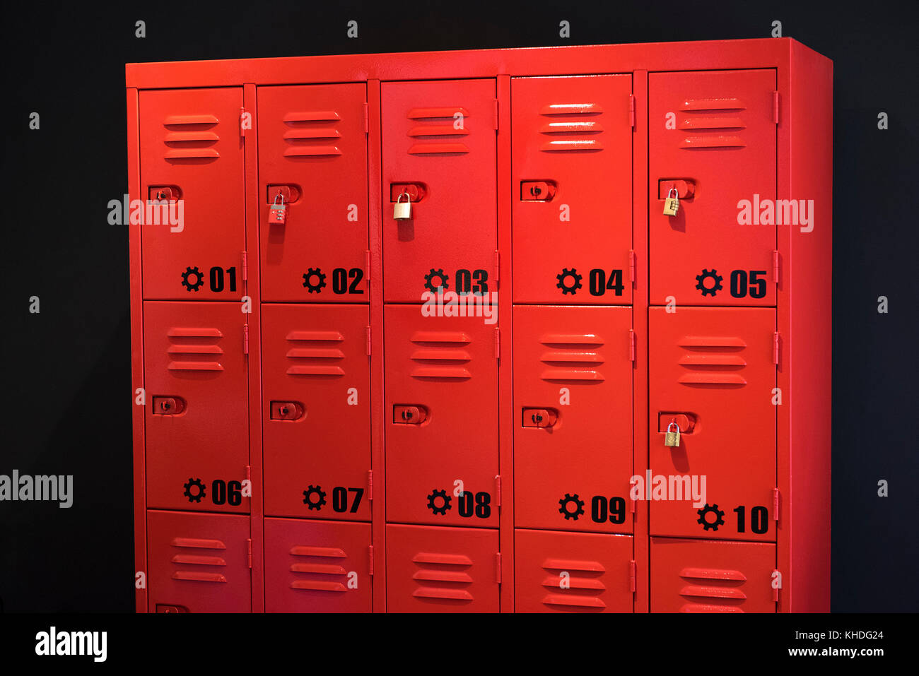 Number lockers hi-res stock photography and images - Alamy