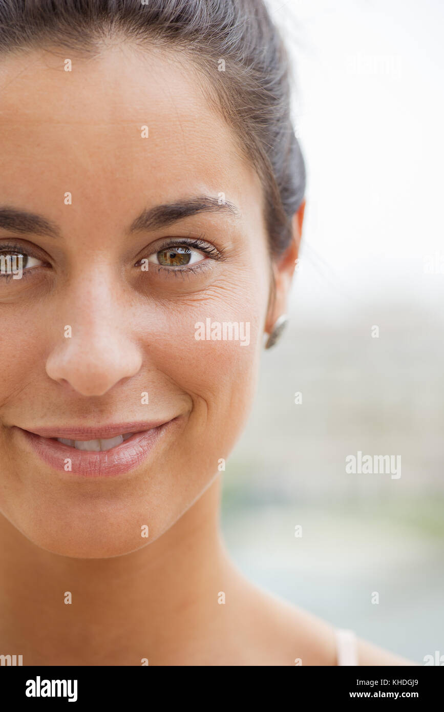 Woman smiling, close-up Stock Photo - Alamy
